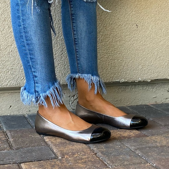 SoftWalk | Shoes | Silver Distressed Leather Cap Toe Ballerina Flats ...